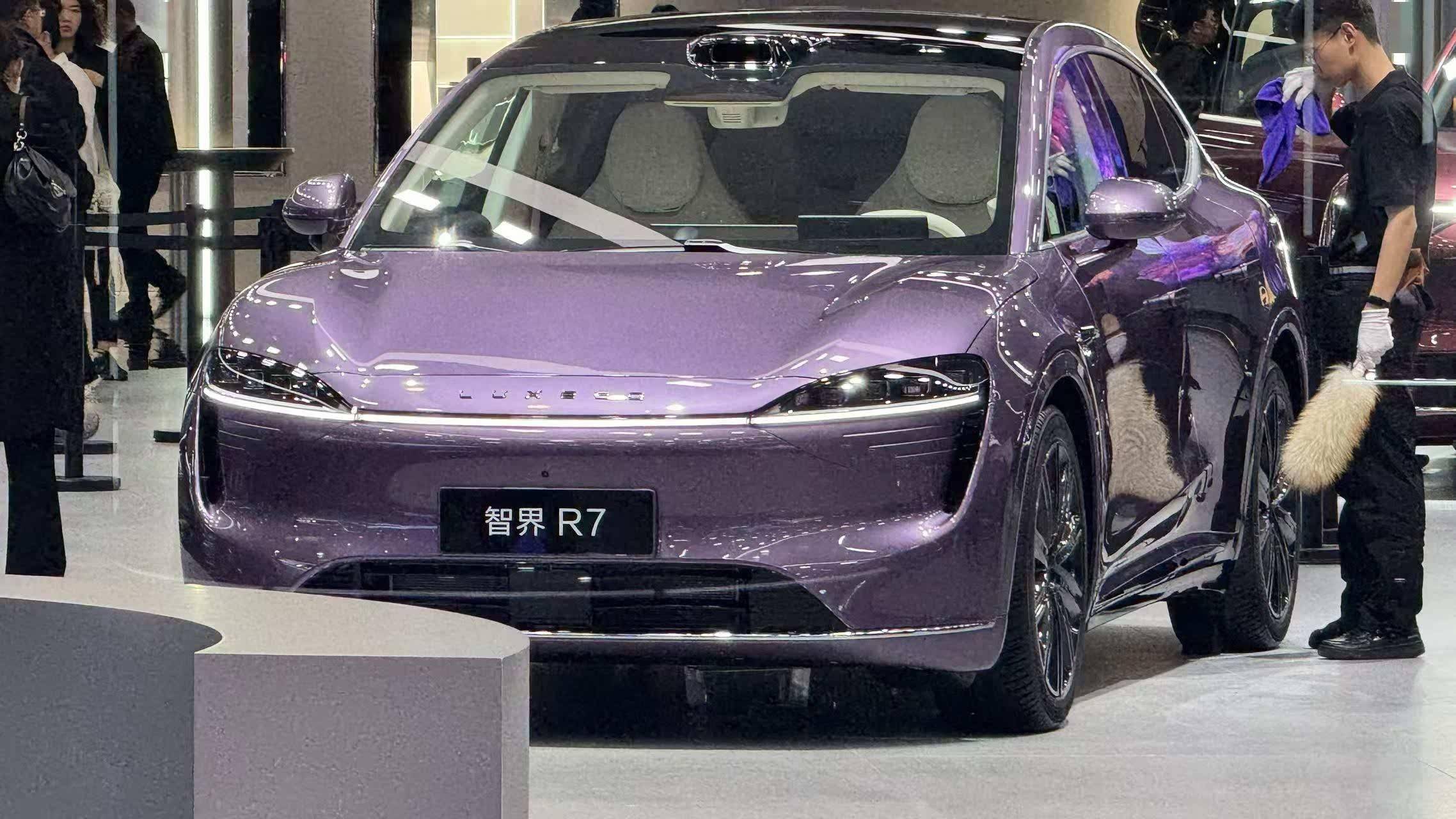 2025上海车展：问界M8、尊界S800领衔 鸿蒙智行品牌旗下多款新车亮相_搜狐汽车_搜狐网