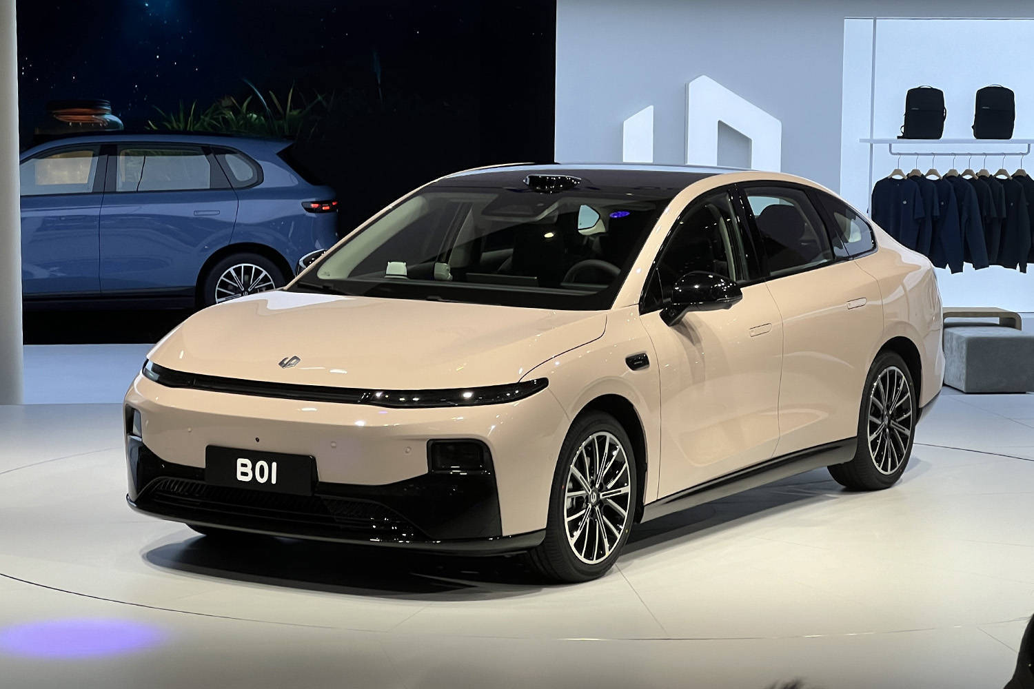 零跑B01盲订启动，6月预售7月上市，双配置续航650km引期待_搜狐汽车_搜狐网