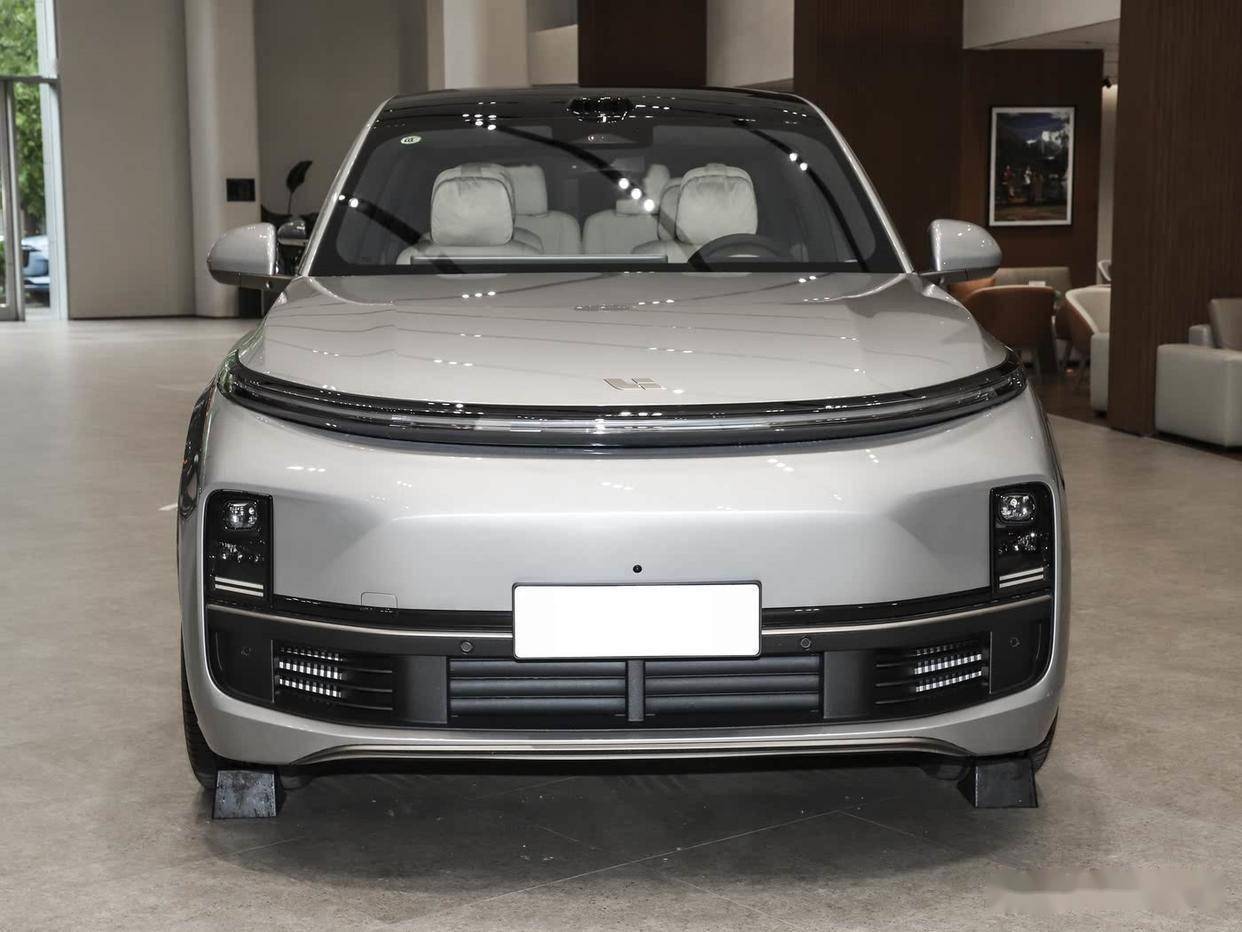 2025款理想L9焕新上市：新增雅灰配色，续航破1400Km，家庭科技旗舰再升级！_搜狐汽车_搜狐网