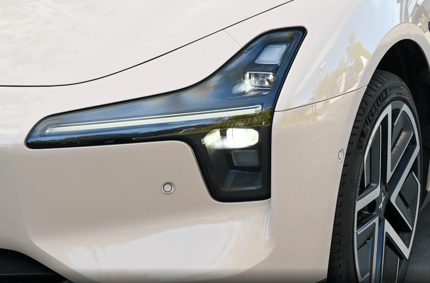 小鹏MONA M03：11.98万起售的纯电掀背轿跑，性价比如何？_搜狐汽车_搜狐网