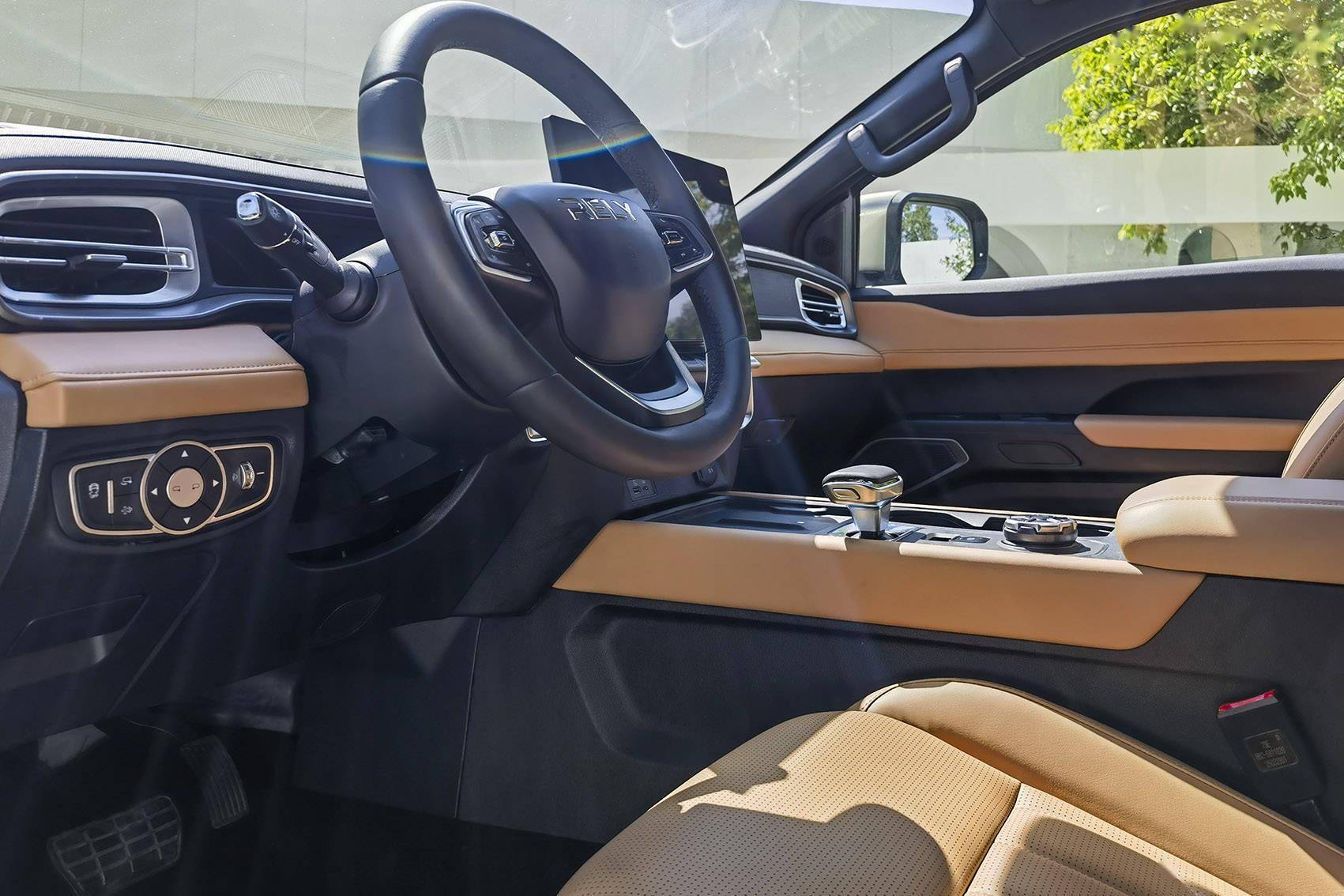 威麟R08皮卡亮相：2.3T柴油动力加持，人性化设计亮点多_搜狐汽车_搜狐网