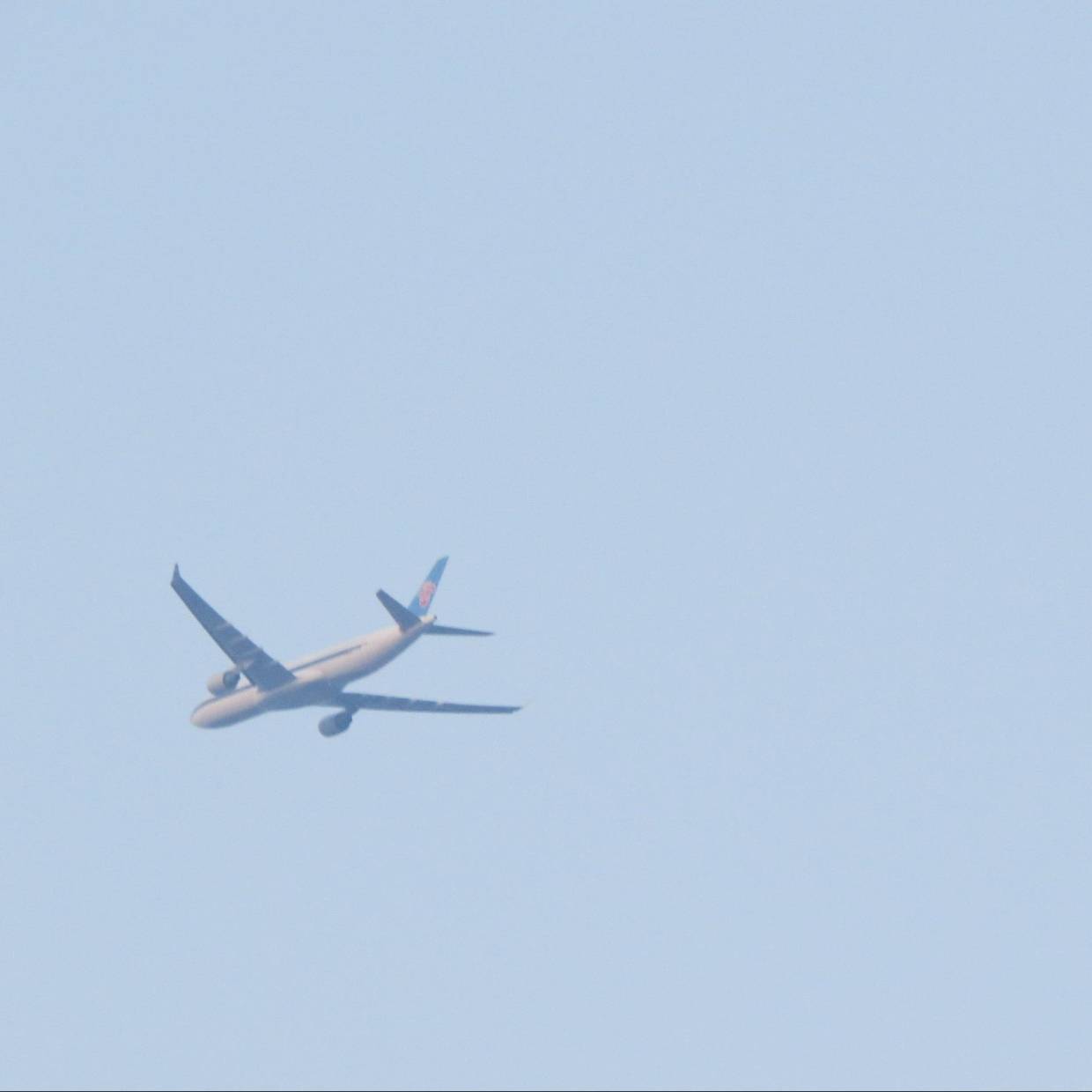 中国舰队南下，澳大利亚网友心都碎了：都是用我们的铁矿造的啊！_两栖攻击舰_远海_编队