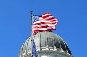 移民港：留美学生定心丸来了！H-1B 10万申请费豁免范围扩大。_美国_签证_身份