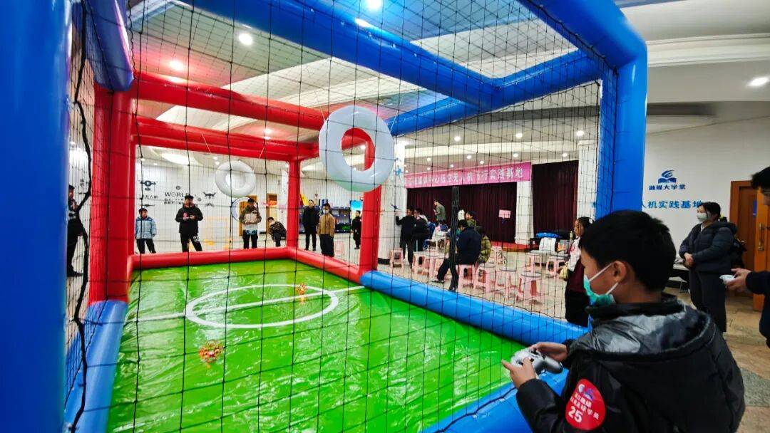 吴江融媒官宣：寒假无人机足球营启动报名！_吴江区_科技_课程